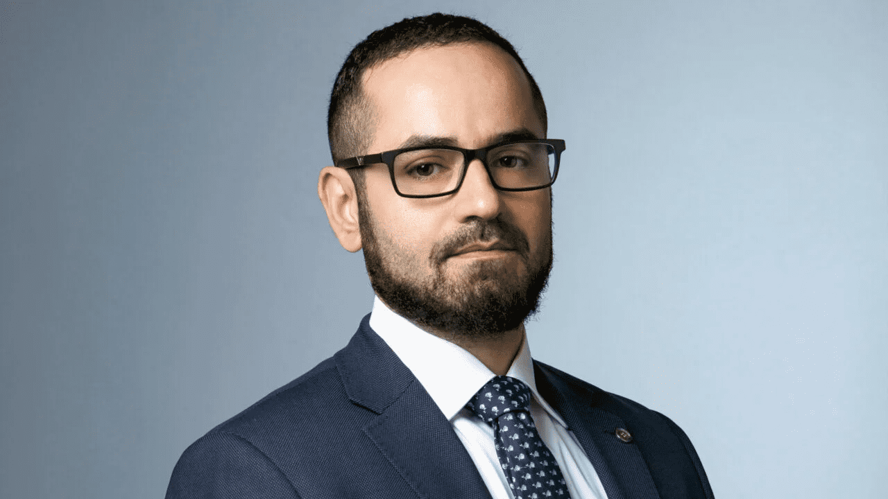 Binance-ի թոփ մենեջեր Տիգրան Ղամբարյանին ստիպել են դատական նիստին հասնել հենակներով - How2B